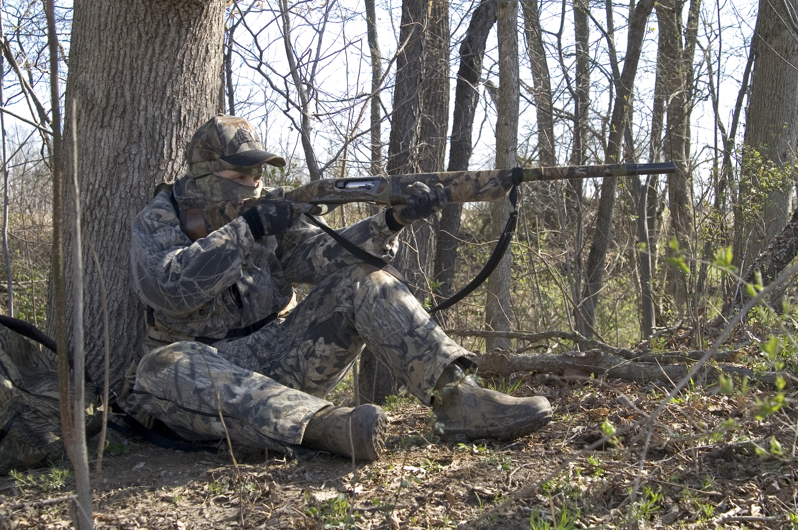 How To Carry Hunting Rifles Safely | Hunter-ed.com™